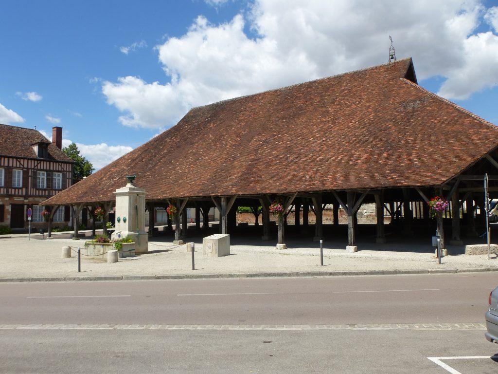 Piney a obtenu une dérogation pour maintenir le marché du mardi matin ...